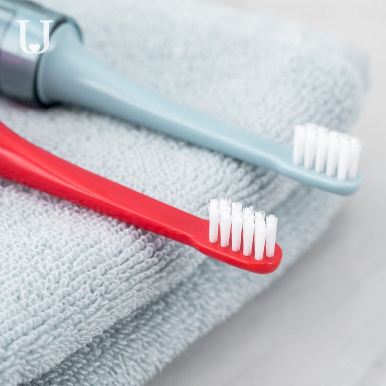 Creative hanging travel toothbrushes | TGN Toothbrush Manufacturers